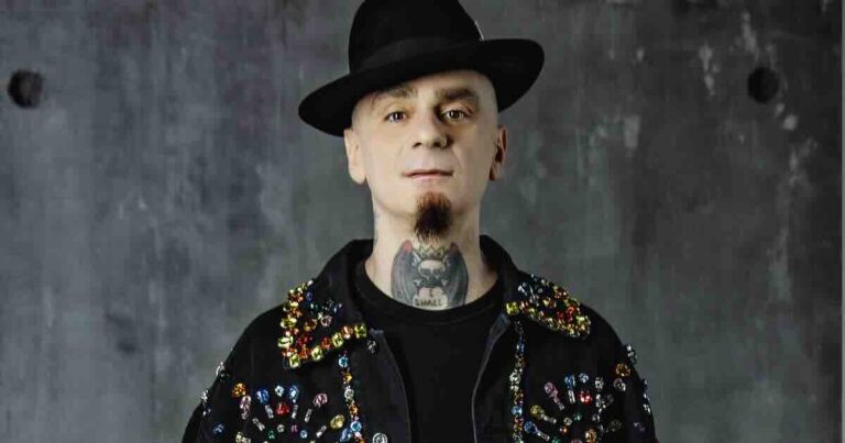 J-Ax, l’esordio solista a Sanremo con “Italia Starter Pack"